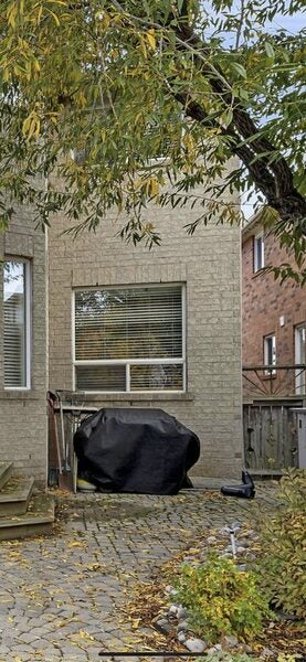 Side entrance - parallel to house vs perpendicular - RedFlagDeals.com ...