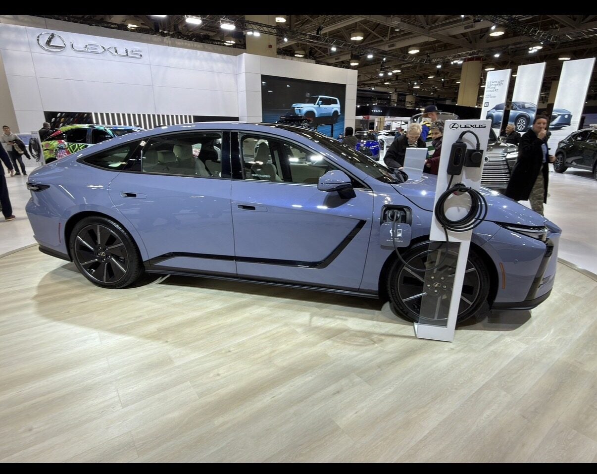 Lexus ES 8th generation, beginning with 2026 model year - Hybrid and EV ...